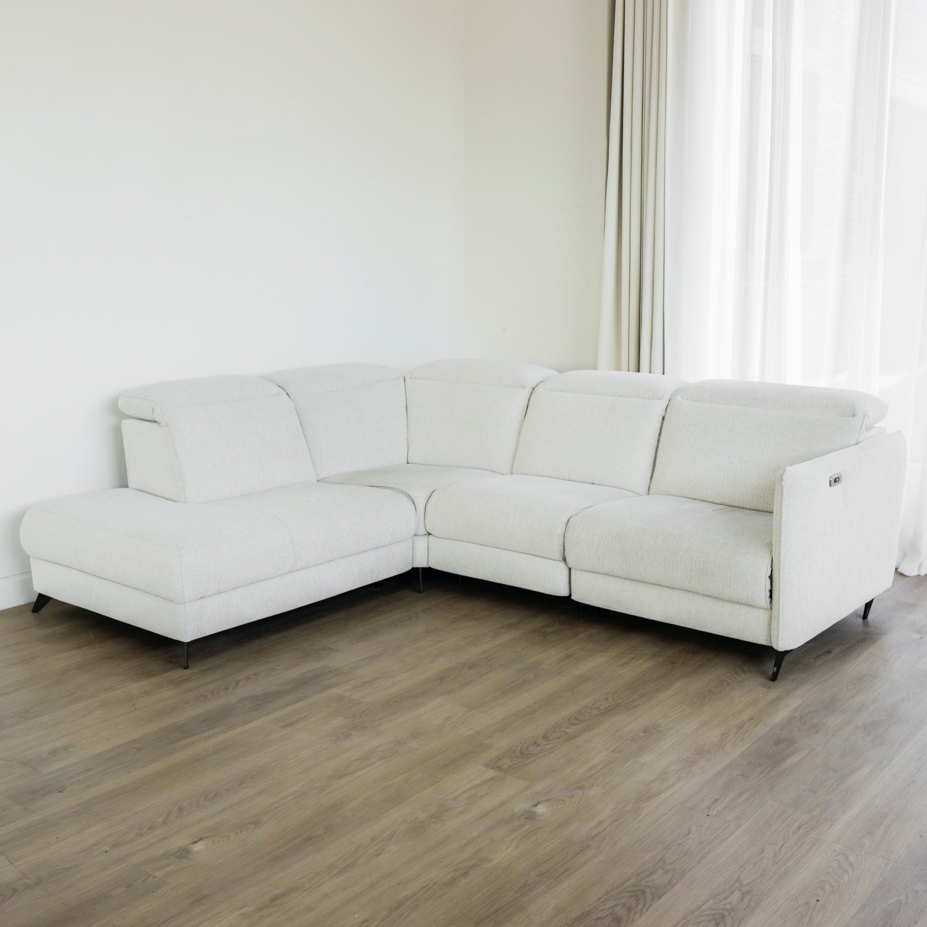 Solano modular in light greige fabric - 4 pieces – LUSINE